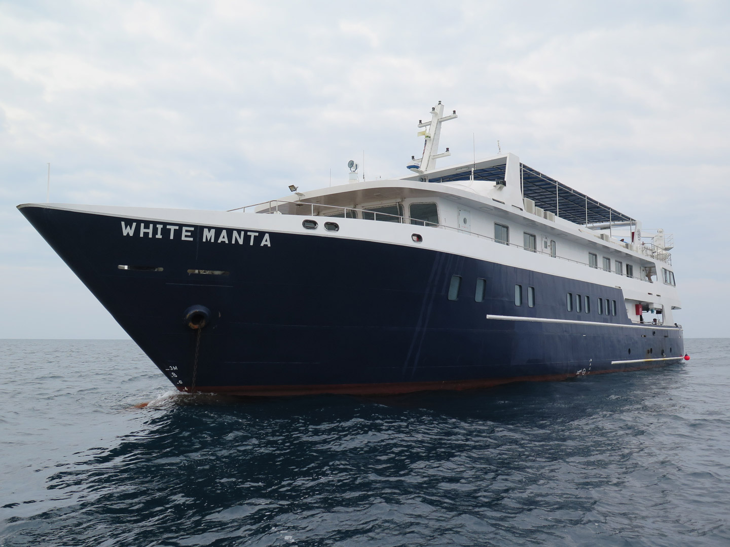 White Manta Explorer - Fly & Sea Dive Adventures